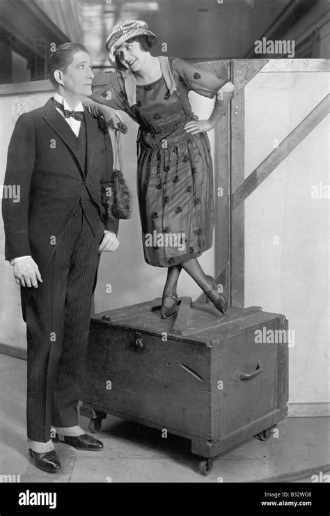 Tall Girl Short Guy Meme