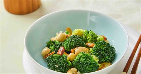 [식약처] 브로콜리 견과류볶음