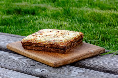 프렌치 치즈와 햄 크로크 무슈 샌드위치 수평으로 구성된 조식 구운 식품에 대한 스톡 사진 및 기타 이미지 구운 식품 굽기