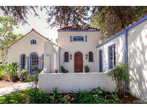 25 Inspiring Exterior House Paint Color Ideas Spanish Style House