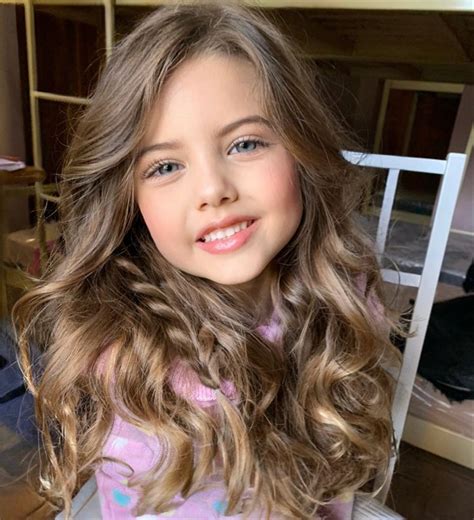 Pin De Russian Beauty•fashion•style Em Sofia Fornazario 🇧🇷 Em 2022