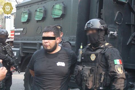 Він впав обвинувачений у вбивстві двох поліцейських в Аскапоцалько вони повязують його з
