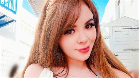 Video Danyan Cat Demuestra Que Es La Gamer Más Chic En Traje De Baño Con Flores El Heraldo De