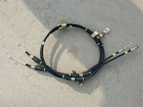 汽车跑起来刹车响怎么回事 有驾