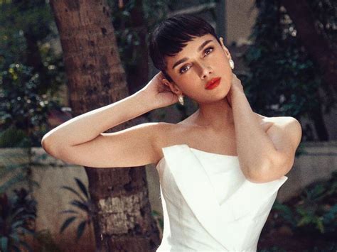 Audrey Hepburn Pixie Cut Wedding