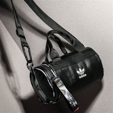 Cách Check Code Túi Adidas Chính Hãng đơn Giản Chuẩn Xác