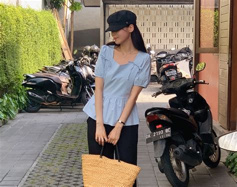 리리앤코 리퓨젠링 코튼 리본 셔링 스퀘어넥 블라우스 여름 신상 여름코디 면 러블리 데일리룩 데이트룩 프릴 여리한 자체제작 통통녀 체형커버 반팔블라우스 하객룩 깔끔한 썸머