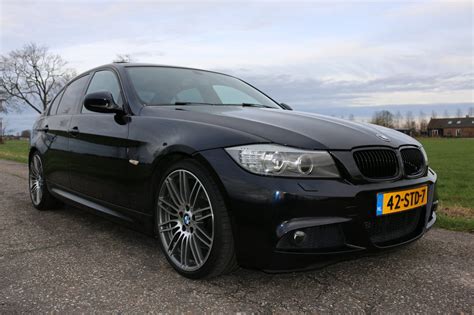 BMW 330i Carbon Sport Edition – Van den Hoven Exclusive Cars