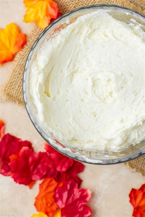 4 Ingredient Maple Buttercream Frosting Ginger Snaps Baking Affairs