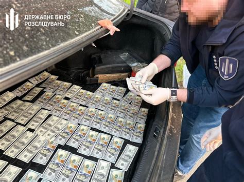 В Одесі начальник військового підрозділу за 9 тисяч доларів обіцяв оформити документи про