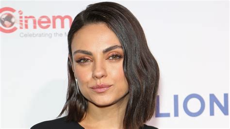 Mila Kunis Got A Chic Angled Bob Haircut See Photos Allure