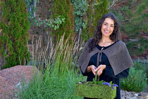 10 Knitting Patterns Inspired By Outlander