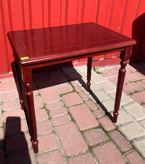 Кавовий столик з червоного дерева Магазин Меблі з Європи у Луцьку