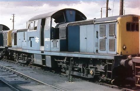 Original Colour Slide Of D8573 Br Class 17 Clayton Diesel Loco £7 50 Picclick Uk