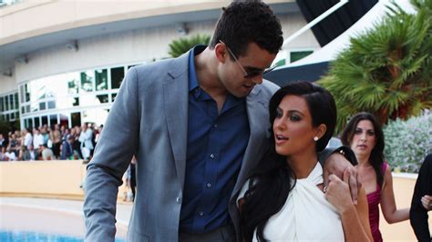 Ким Кардашиян иска пищна и бляскава сватбена церемония Новини бг