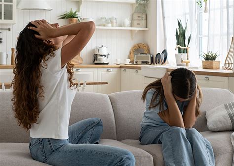 Teen Hasnt Celebrated A Single Birthday In 13 Years Because Her Twin