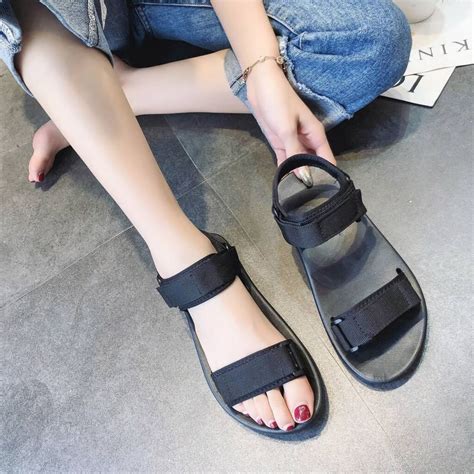 รองเท้า รองเท้าแตะ รัดส้น สามารถปรับระดับได้ พื้นนุ่มใส่สบาย สไตล์เกาหลี Anniversary Shoes