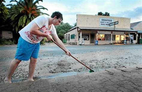 Flash Flood Hits Chiltern The Border Mail Wodonga Vic