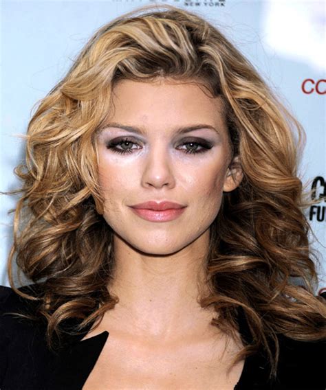 Annalynne Mccord Hairstyles And Haircuts Hair Ideas