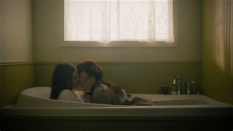 Lesbian Kiss Lesbians Kisses Lesbians Kissing Kissing Emily And