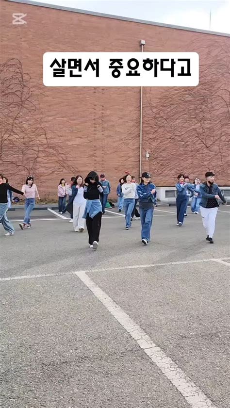 🌷저는 보기보다 실행력이 좋아요 물론 실패도 많이 했지요🤭 하지만 무엇이든 도전하는 성격이라서 지금의 제가 있지 않나 생각해요😄
