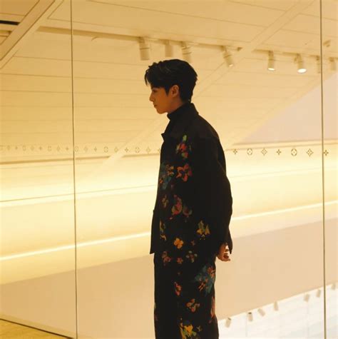 王鹤棣头像可爱惊艳帅气绝美痞帅不明显高清图片