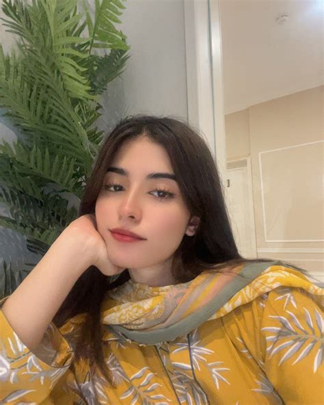 Simra Khan Simrakhanofficial • Instagram Photos And Videos