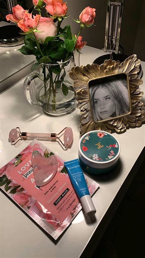 Пин от пользователя Виктория на доске Декор Предметы макияжа Идеи для фото Вдохновляющие