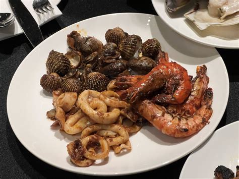 Paul Tan 🚦 199 On Twitter M Resort Hotel Buffet Variety Is Good Taste Dunno Yet 😂😂😂