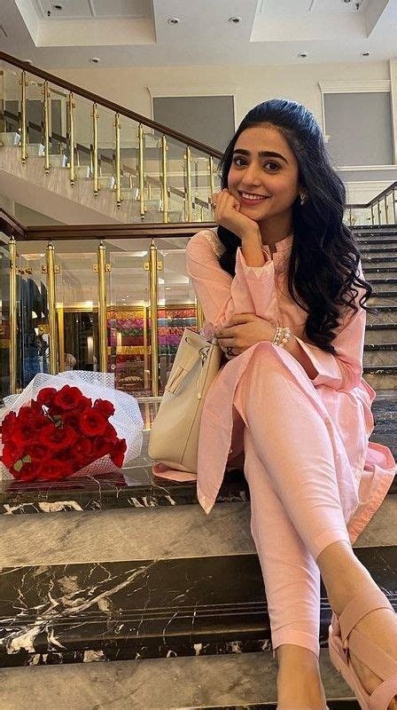 Pin By 𝐐𝐮𝐧𝐨𝐨𝐭 𝐀𝐥𝐢 On Pakistani Actresses Stylish Dresses For Girls Latest Dress Design