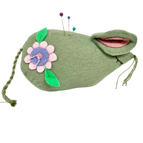 Gorgeous Mouse Pin Cushion S