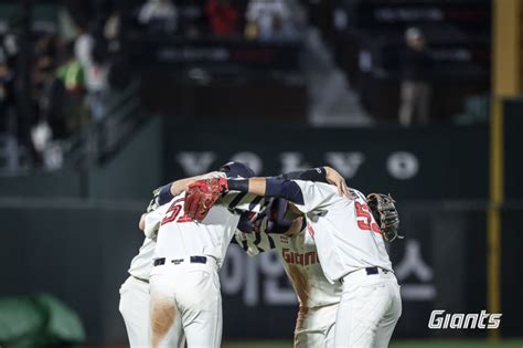 거포 군단 이미지→실상은 홈런 꼴찌 그런 롯데가 3위를 지키고 있는 이유 [is 포커스]