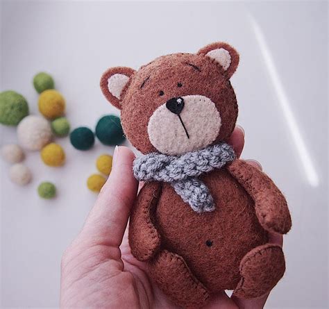 Мишка из фетра | Teddy bear, Teddy, Toys