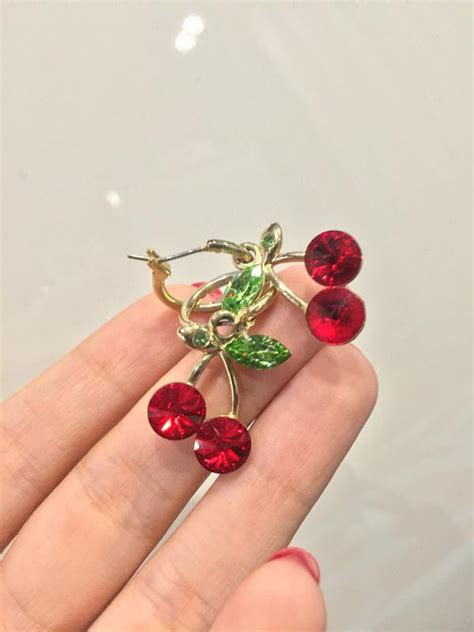 Сережки вишеньки — ціна 50 грн у каталозі Інші аксесуари Купити аксесуари за доступною ціною