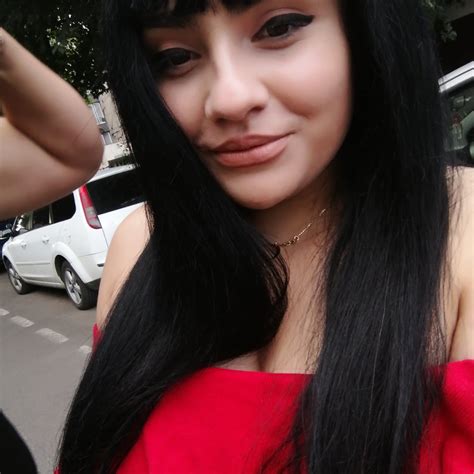 Reynamuslim 2024 Yrs Live Cam On Stripzone