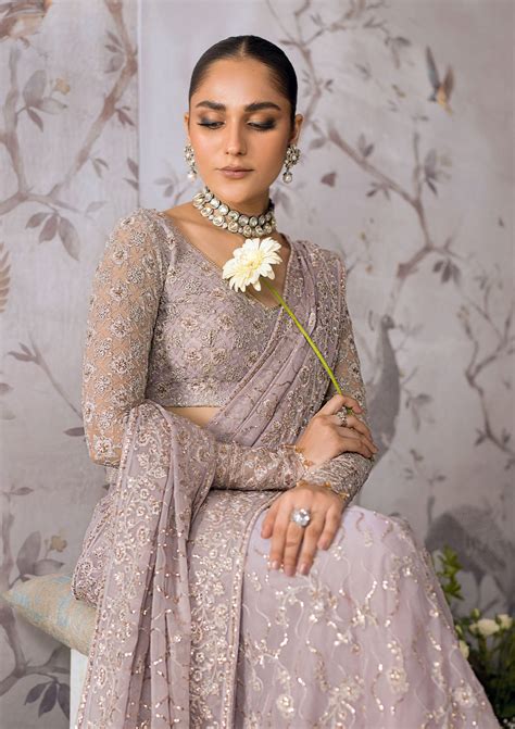 Sari Edit Look 06