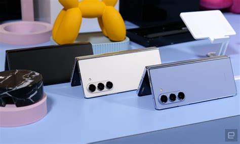 Samsung Galaxy Z Fold Hands On Is Samsung Squandering Its Head Start