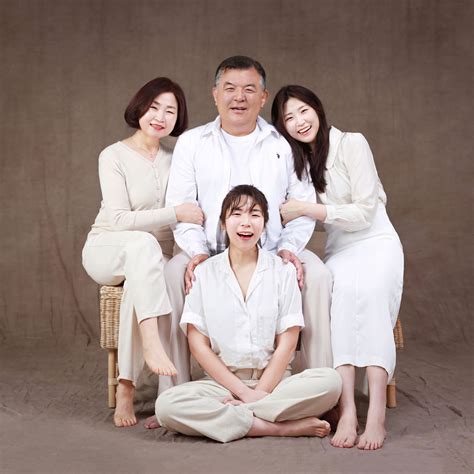 허그프레임 가족사진 촬영 스튜디오 사진관
