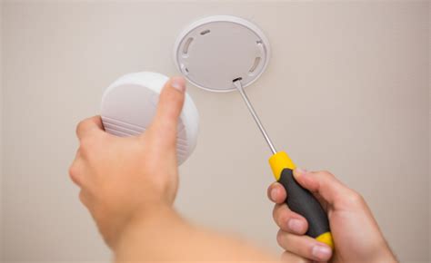 How To Install Smoke Detector 10 Easy And Practical Step