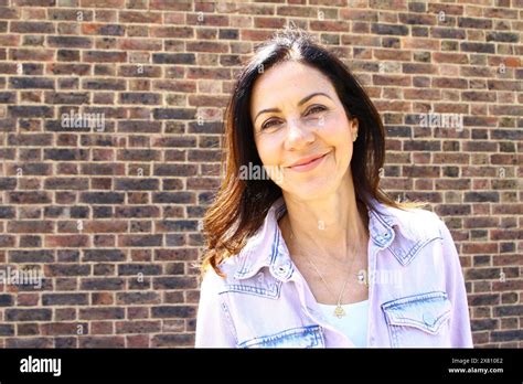 Julia Bradbury Attended The Chelsea Flower Show Stock Photo Alamy