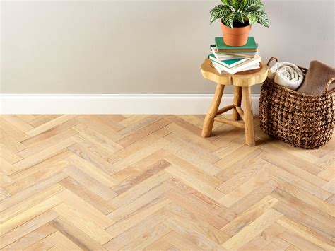 White Plank Herringbone Wood Pattern European Ash Herringbone Wire