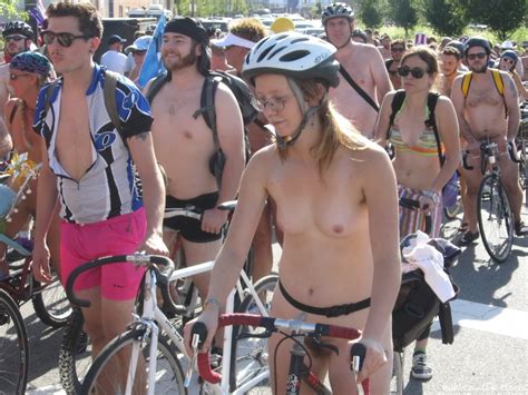 Nude In Public Public Nude Pictures