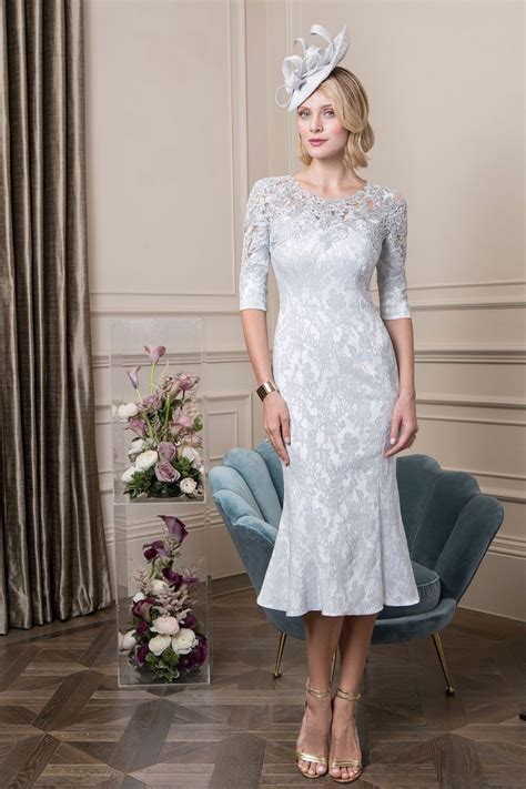 37 Flattering Mother Of The Groom Outfits For Chic Over 50s Occasion