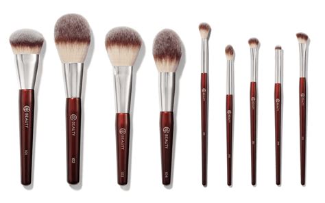 15 Gorgeous Ts For Makeup Lovers