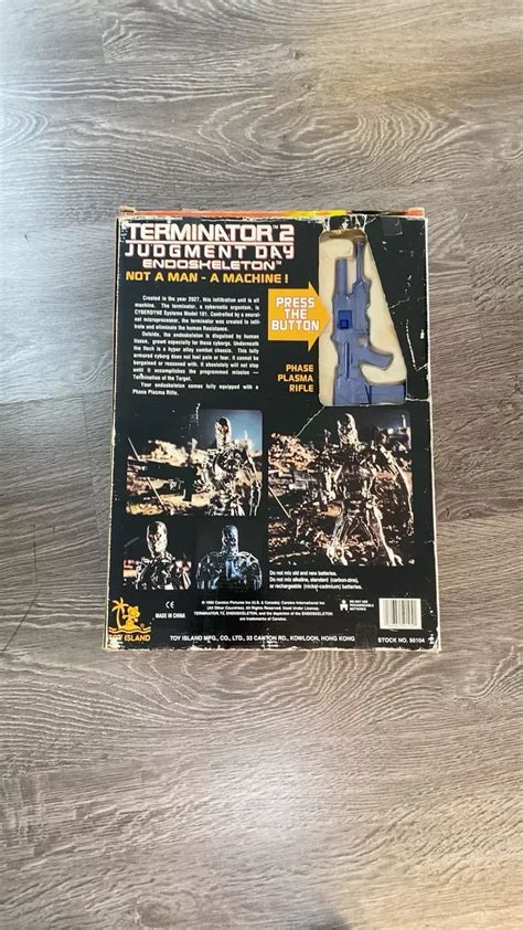 Terminator 2 Judgment Day Endoskeleton Action Figure Ezze