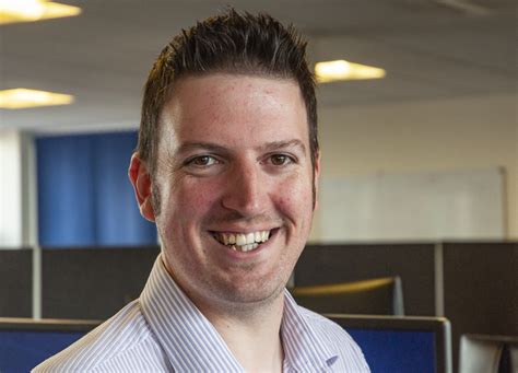 Adam Marsden Cts En Tant Que Responsable Des Ventes Et Des Comptes