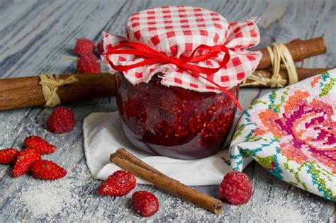 Варенье из земляники: 8 ароматных рецептов