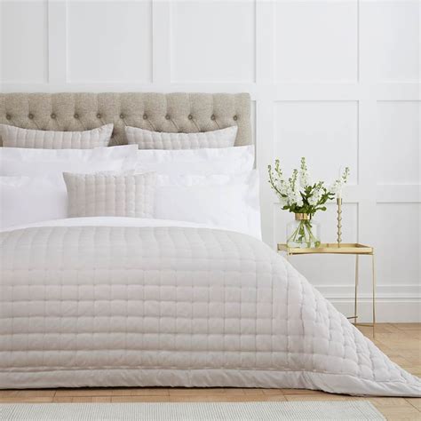 Vienna Bedspread 25m X 26m Champagne Luxury Bedspreads Bed