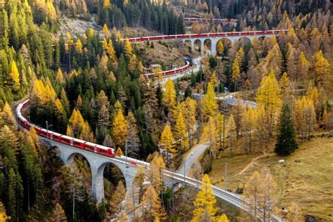 In Beeld De Langste Trein Ter Wereld In Zwitserland