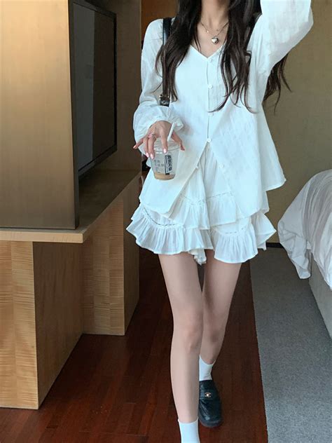 블라우스 스커트 상하 세트 화이트 스트라이프 면 브이넥 로우숄더 벌룬소매 루즈핏 블라우스 허리밴딩 하이웨스트 프릴 더블 캉캉 미니 스커트 치마 투피스 셋업